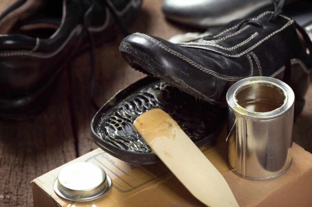 Tutorial Perbaikan Sepatu Kulit Lengkap untuk Tampil seperti Baru