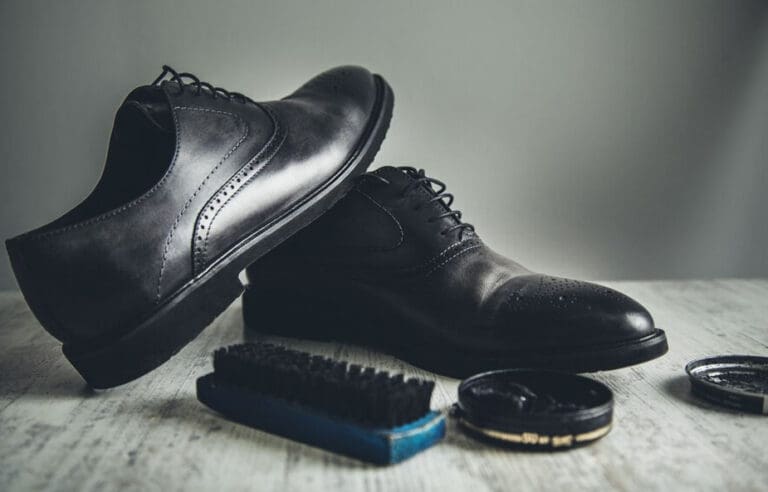 5 Tips Cara Menyemir Sepatu Kulit - Dapatkan Kilau Sempurna